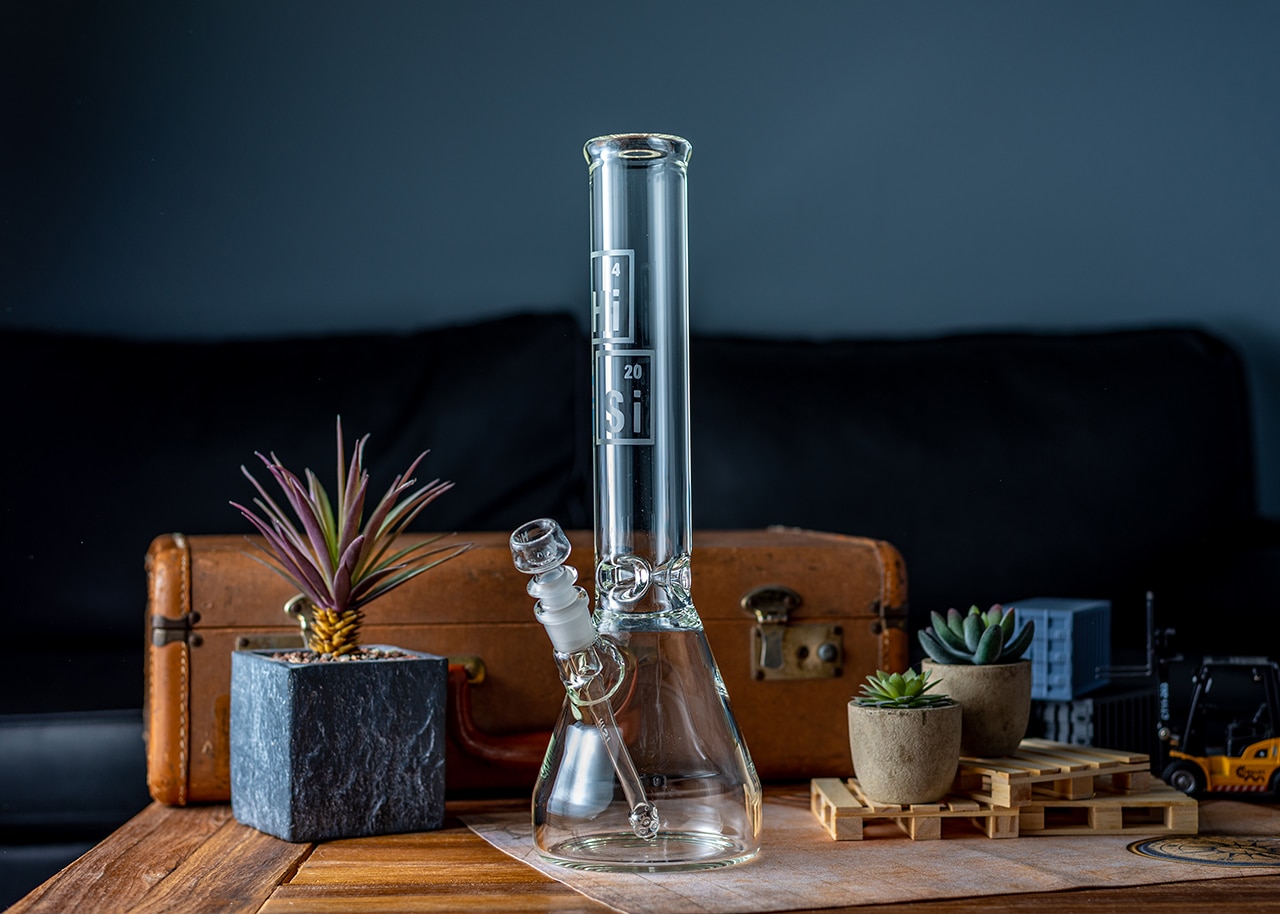 HiSi Glass 15" Beaker Bong - Smoke Cargo
